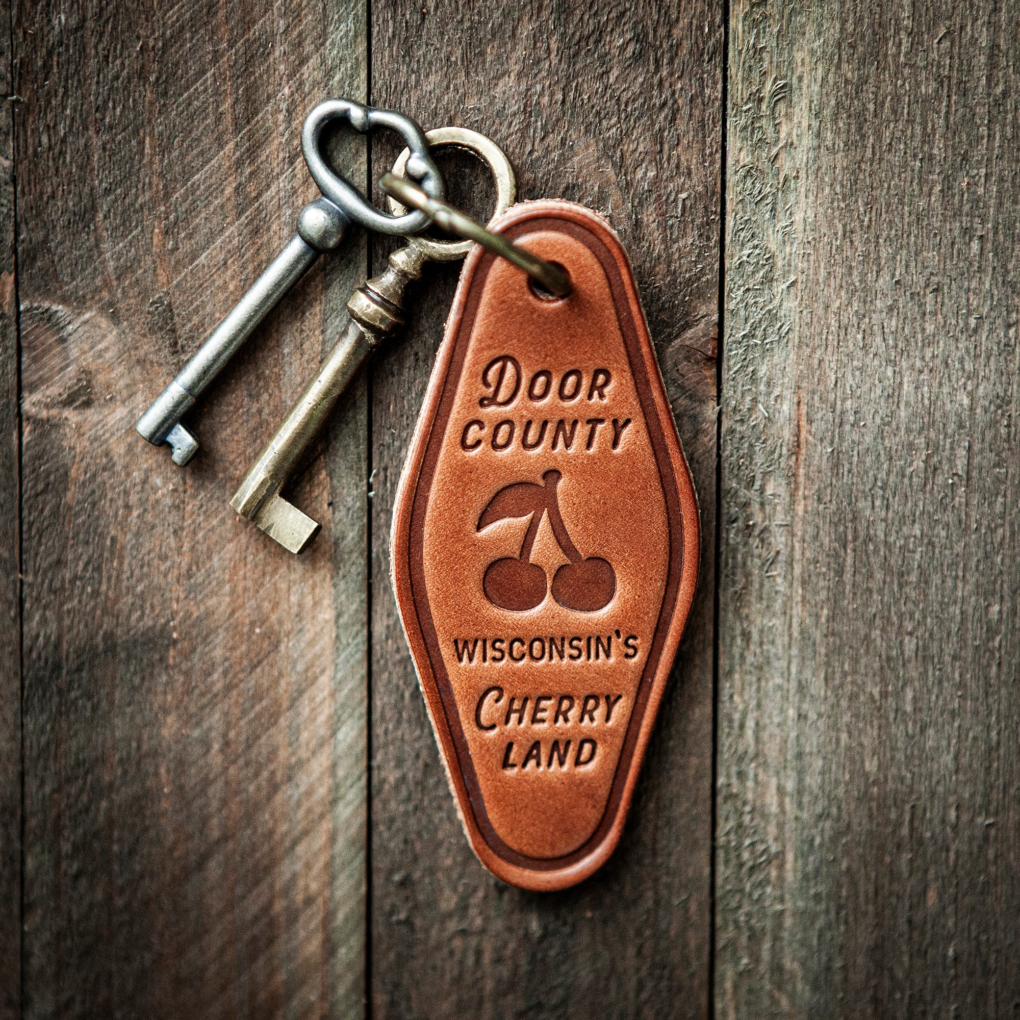 Door County Cherry Land Leather Keychain Motel Style – Sugarhouse Leather